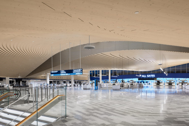 Helsinki Airport departures and arrivals building - ALA